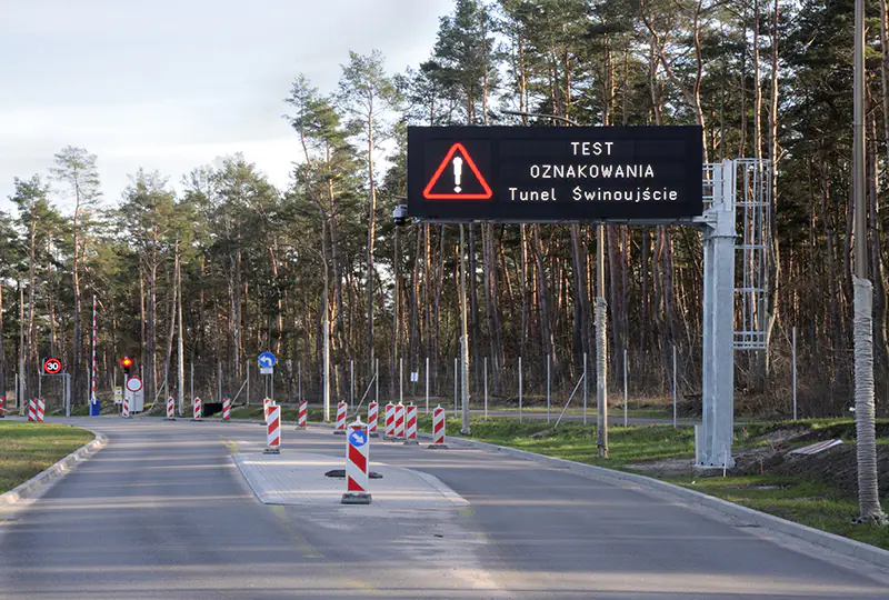 The Unseen Guardian: How Intelligent Signs Elevate Roadway Safety and ...